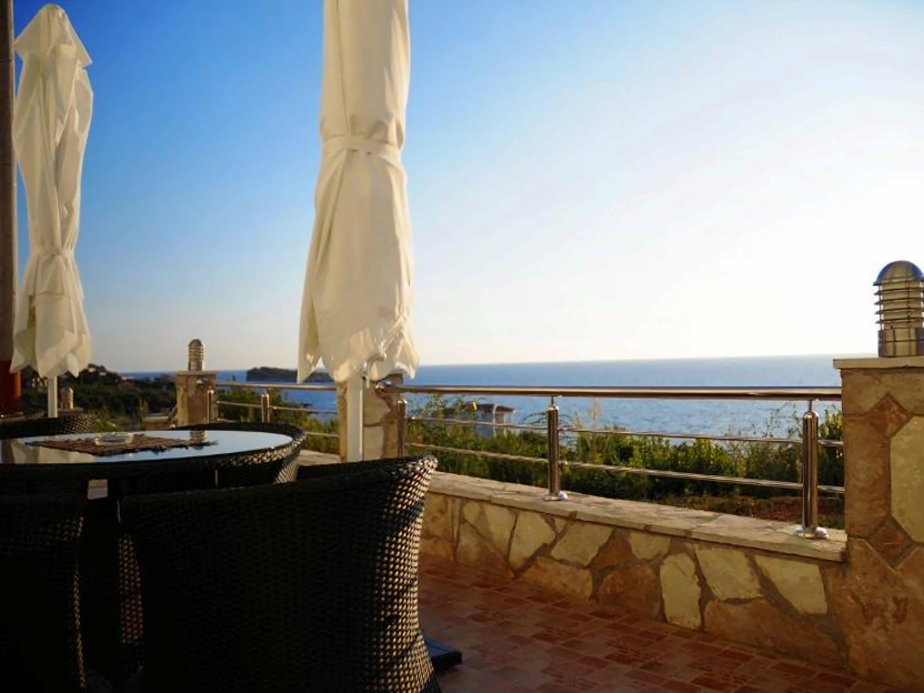 De Lara Small Hotel Utjeha Montenegro photo, price for the vacation ...