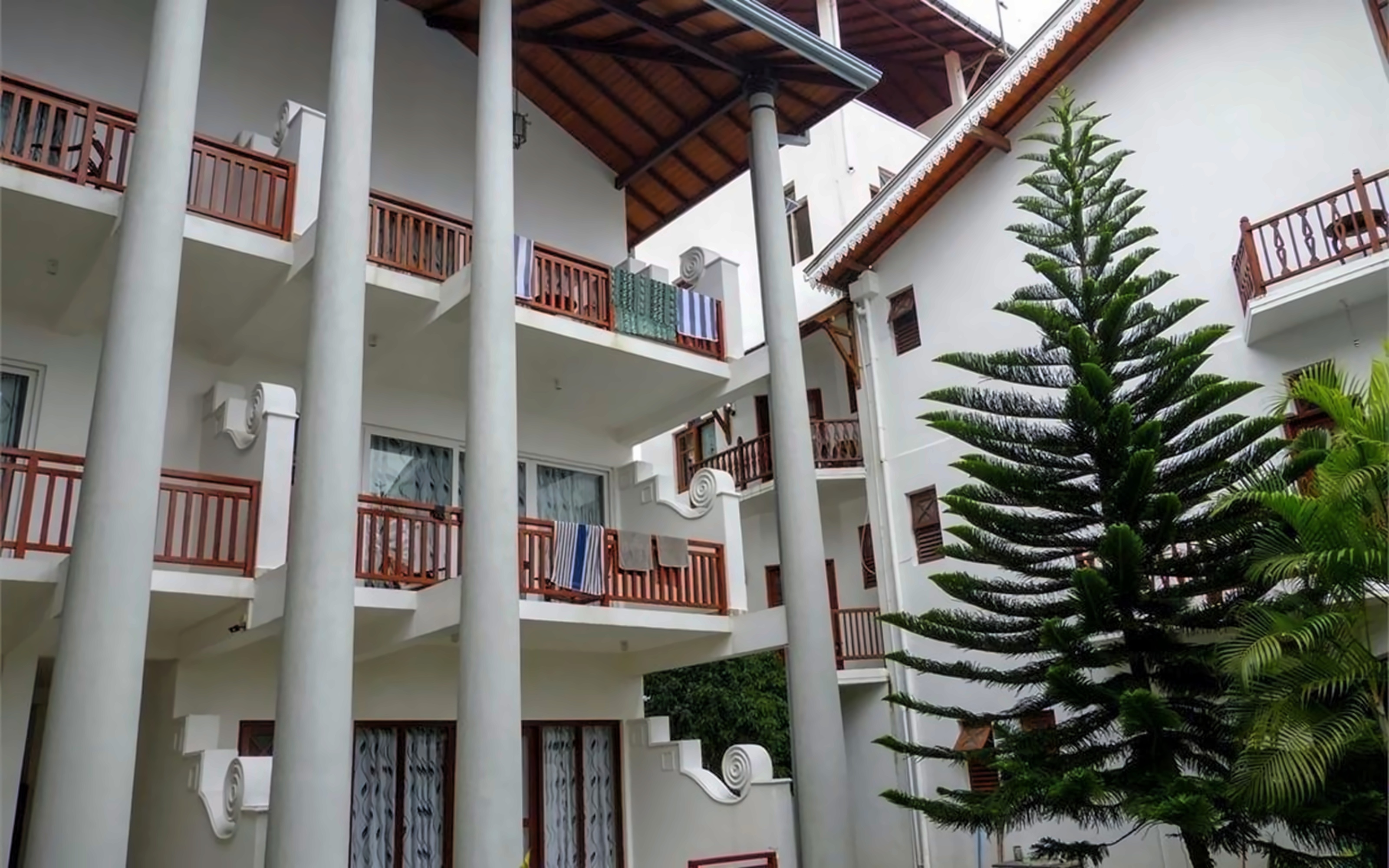 Neptune Bay Hotel Unawatuna Sri Lanka photo, price for the vacation ...