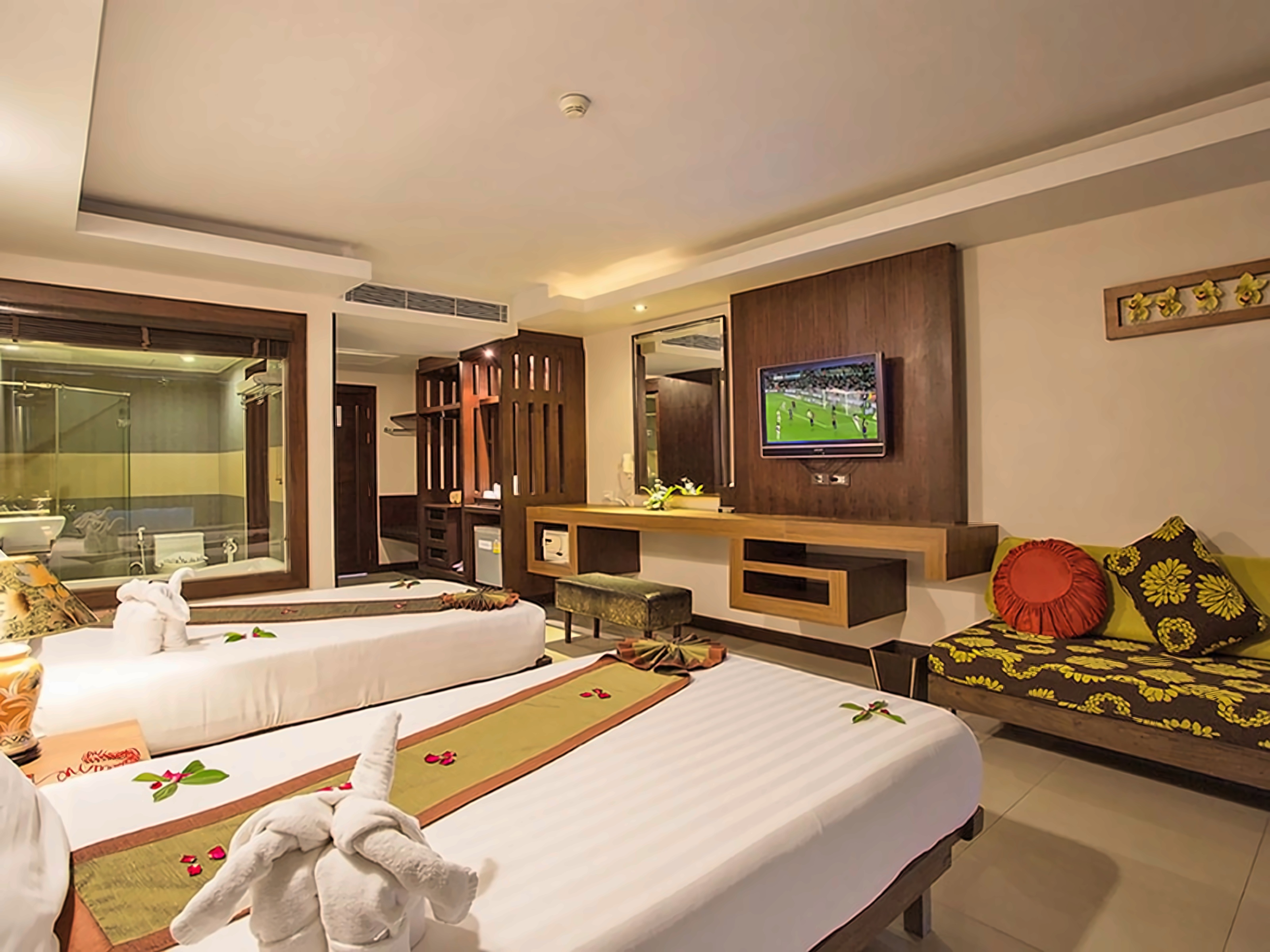 Thanthip Beach Resort Phuket Patong Таиланд photo, price for the vacation from Join UP!